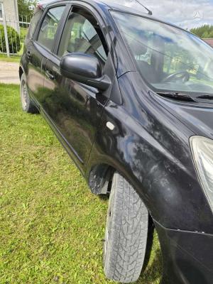Black Nissan Note 2007 in Vilnius, with an engine capacity of 1.46 L and mileage of 290 thousand km for 1650 €, photo 4 on AUTOMOTO.COM.LV