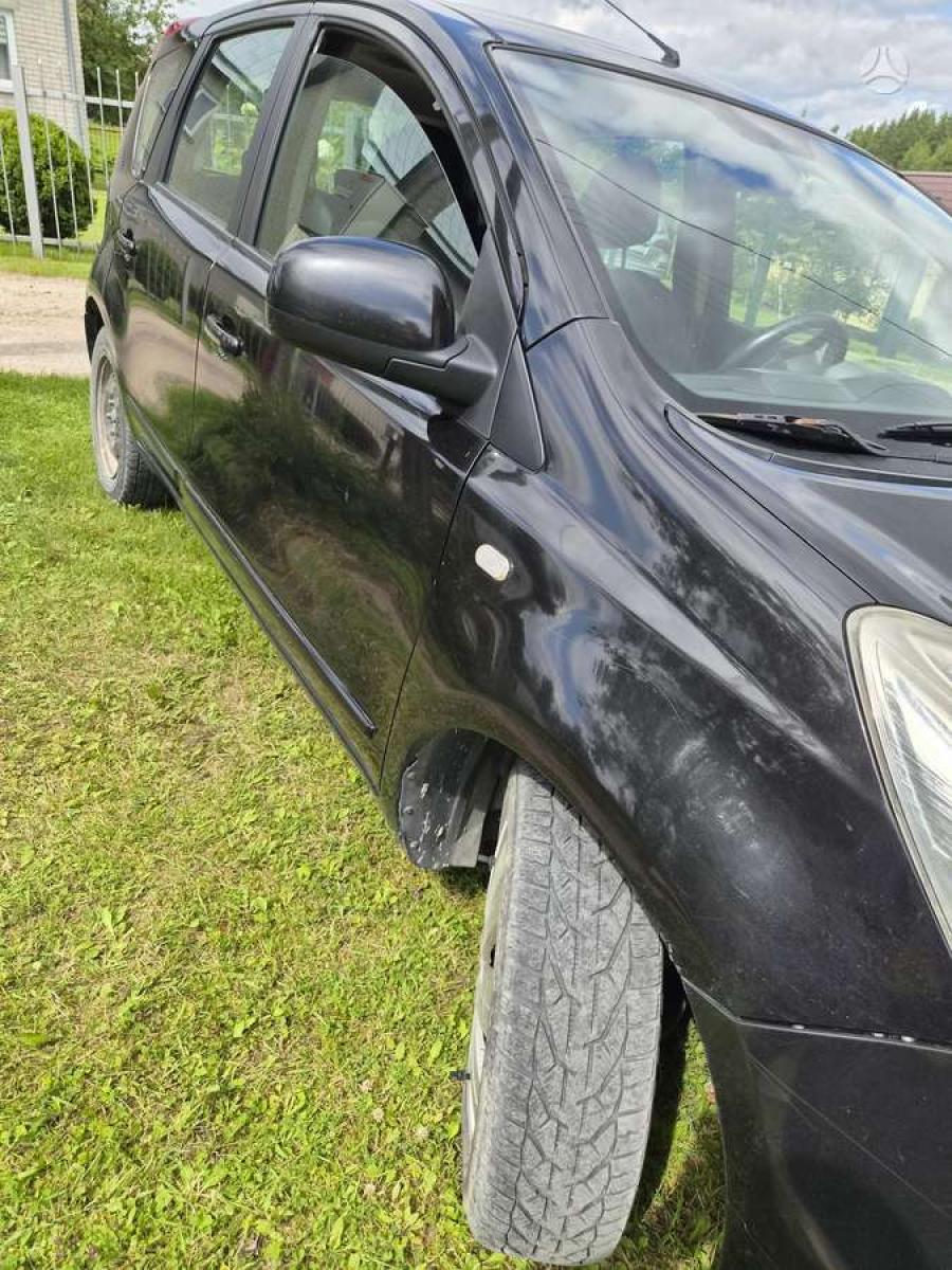 Black Nissan Note 2007 in Vilnius, with an engine capacity of 1.46 L and mileage of 290 thousand km for 1650 €, photo 4 on AUTOMOTO.COM.LV