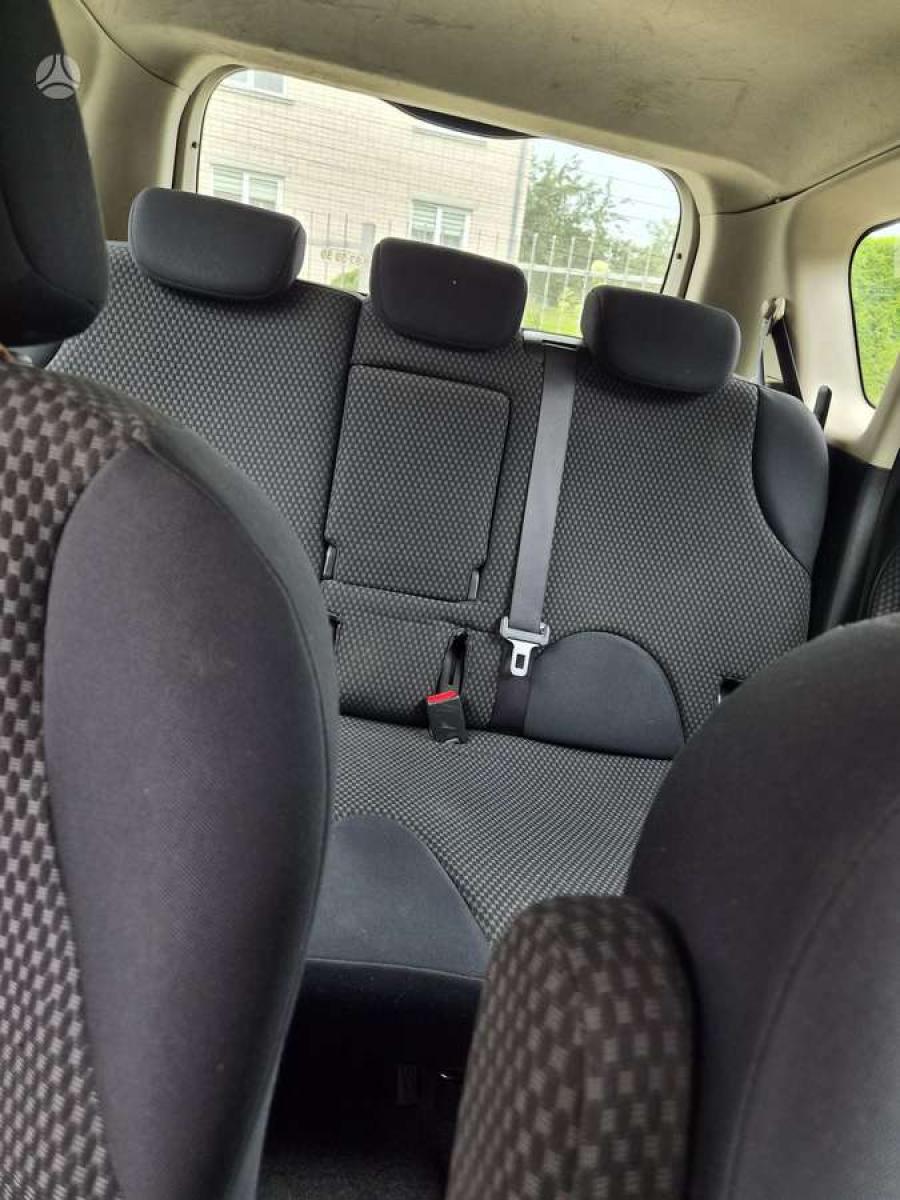 Black Nissan Note 2007 in Vilnius, with an engine capacity of 1.46 L and mileage of 290 thousand km for 1650 €, photo 9 on AUTOMOTO.COM.LV