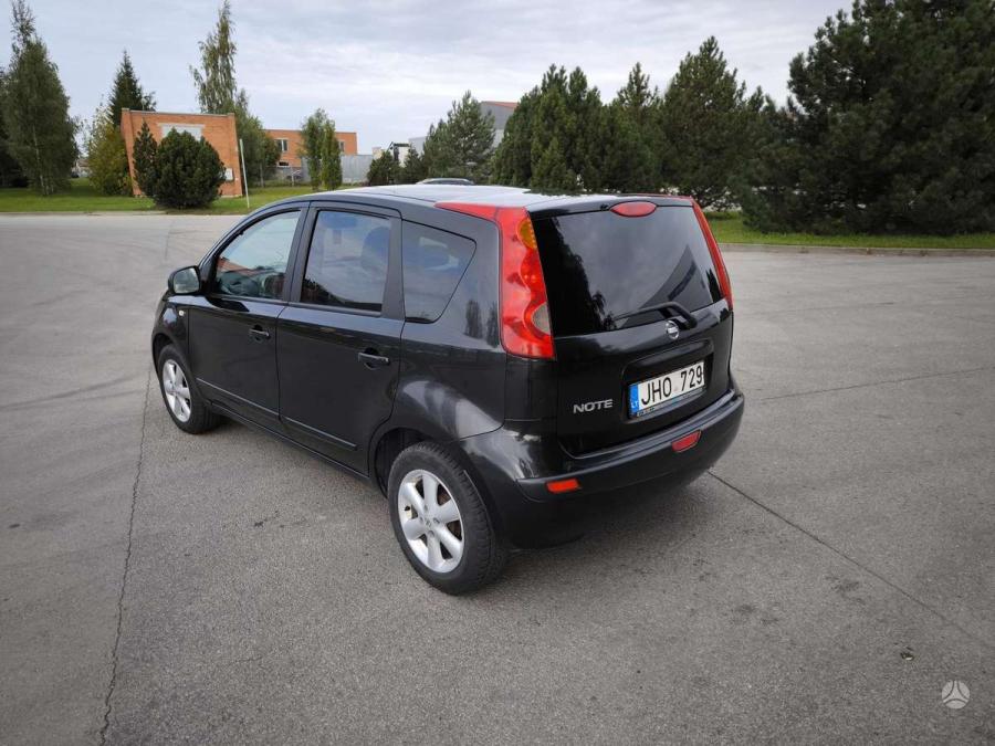 Black Nissan Note 2007 in Siauliai, with an engine capacity of 1.39 L and mileage of 198 thousand km for 1750 €, photo 5 on AUTOMOTO.COM.LV