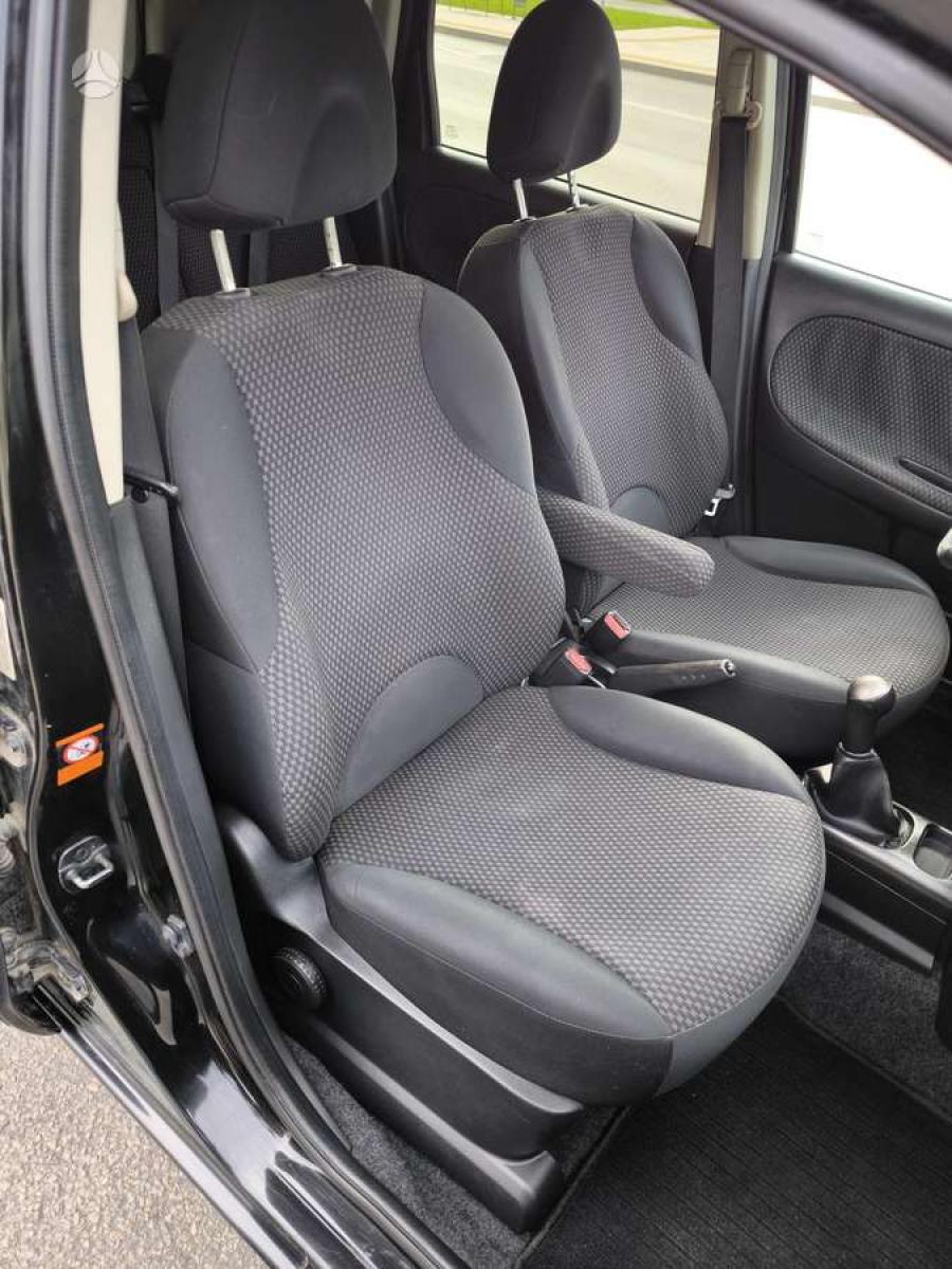 Black Nissan Note 2007 in Siauliai, with an engine capacity of 1.39 L and mileage of 198 thousand km for 1750 €, photo 13 on AUTOMOTO.COM.LV
