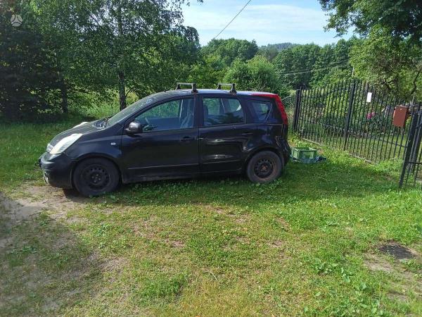 Black Nissan Note 2008 in Salcininkai, with an engine capacity of 1.46 L and mileage of 280 thousand km for 300 €, photo 4 on AUTOMOTO.COM.LV