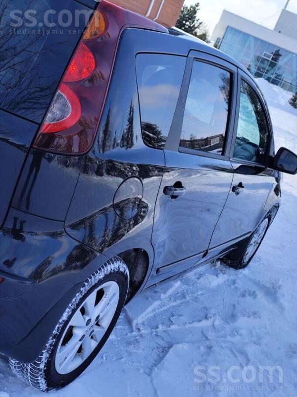 Black Nissan Note 2010 in Rezekne, with an engine capacity of 1.50 L and mileage of 242 thousand km for 2450 €, photo 8 on AUTOMOTO.COM.LV