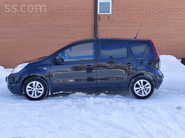 Черный Ниссан Ноут 2010 в Резекне, объемом двигателя 1.50 л и пробегом 242 тыс. км за 2450 €, фото 3 на AUTOMOTO.COM.LV