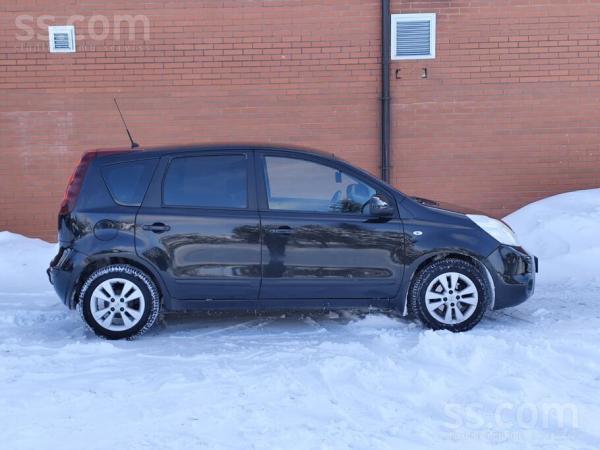 Черный Ниссан Ноут 2010 в Резекне, объемом двигателя 1.50 л и пробегом 242 тыс. км за 2450 €, фото 4 на AUTOMOTO.COM.LV