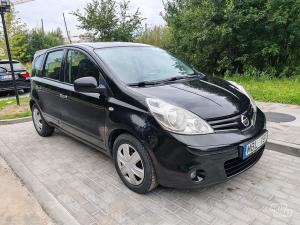 Black Nissan Note 2012 in Vilnius, with an engine capacity of 1.60 L and mileage of 251 thousand km for 1950 €, photo 4 on AUTOMOTO.COM.LV