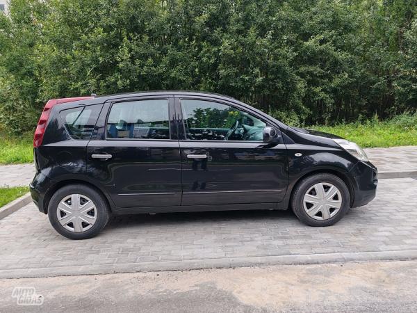 Black Nissan Note 2012 in Vilnius, with an engine capacity of 1.60 L and mileage of 251 thousand km for 1950 €, photo 5 on AUTOMOTO.COM.LV