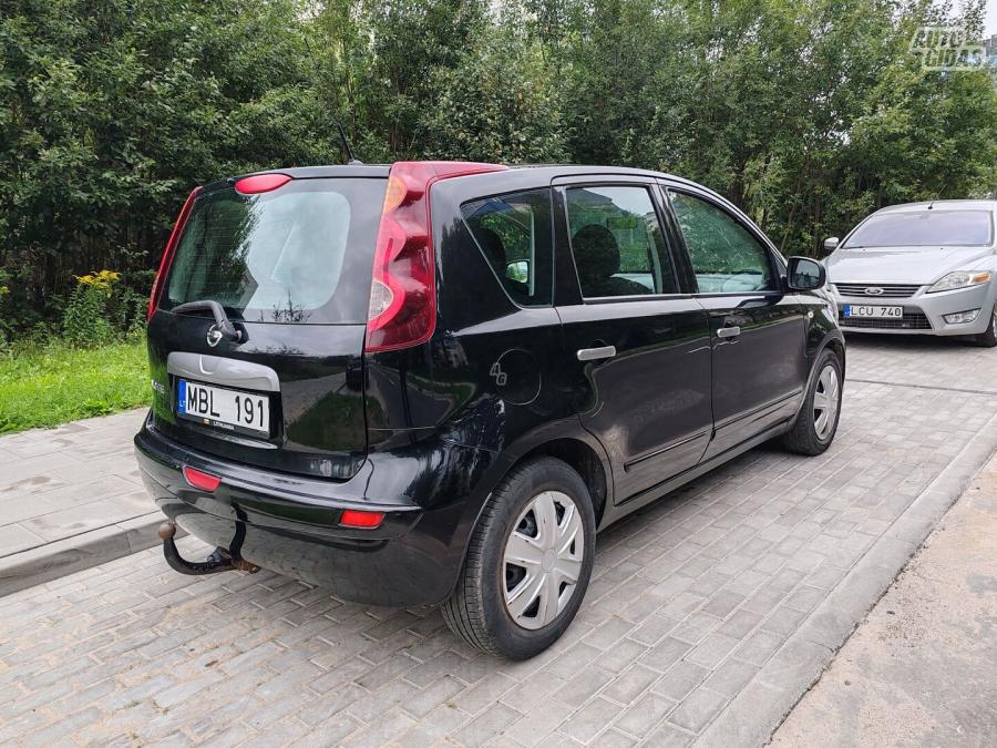Black Nissan Note 2012 in Vilnius, with an engine capacity of 1.60 L and mileage of 251 thousand km for 1950 €, photo 6 on AUTOMOTO.COM.LV