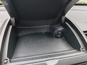 Black Nissan Note 2012 in Vilnius, with an engine capacity of 1.60 L and mileage of 251 thousand km for 1950 €, photo 18 on AUTOMOTO.COM.LV
