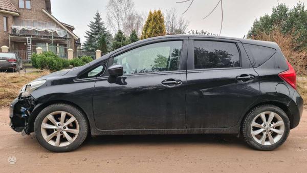 Black Nissan Note 2013 in Vilnius, with an engine capacity of 1.50 L and mileage of 283 thousand km for 1499 €, photo 5 on AUTOMOTO.COM.LV