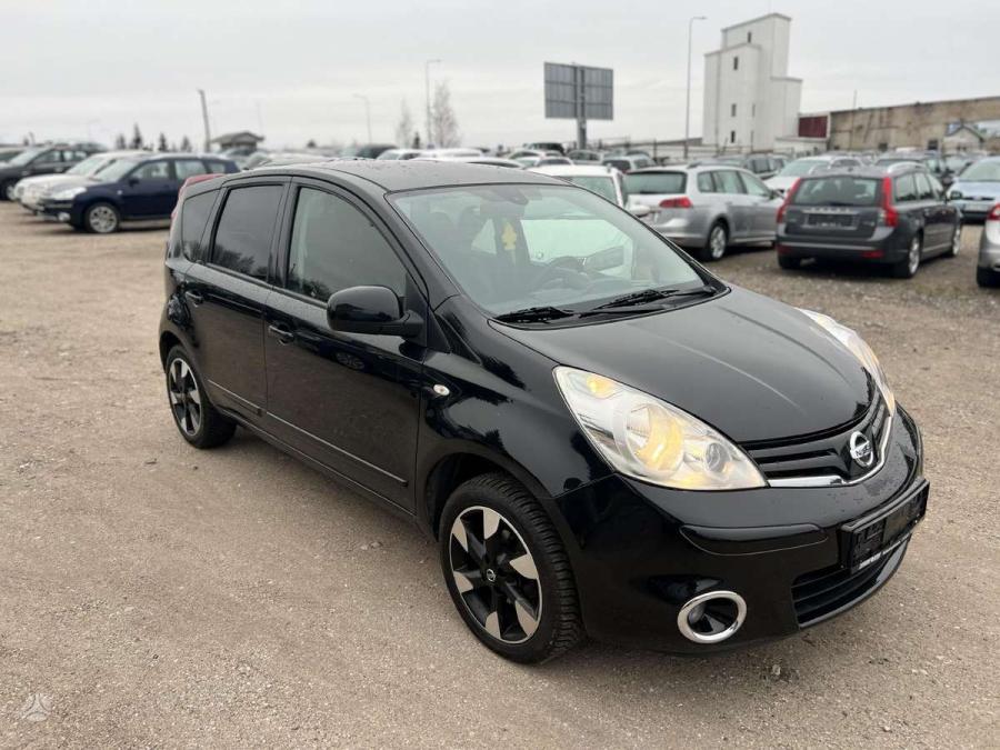 Black Nissan Note 2013 in Utena, with an engine capacity of 1.46 L and mileage of 251 thousand km for 3450 €, photo 3 on AUTOMOTO.COM.LV