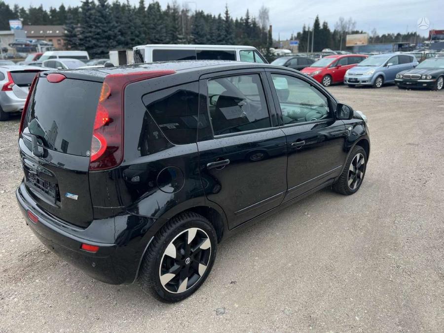 Black Nissan Note 2013 in Utena, with an engine capacity of 1.46 L and mileage of 251 thousand km for 3450 €, photo 6 on AUTOMOTO.COM.LV