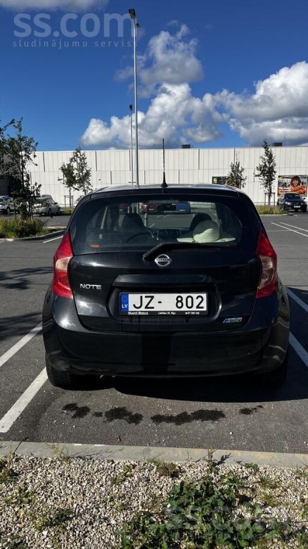 Black Nissan Note 2015 in Riga, with an engine capacity of 1.20 L and mileage of 113 thousand km for 5700 €, photo 4 on AUTOMOTO.COM.LV