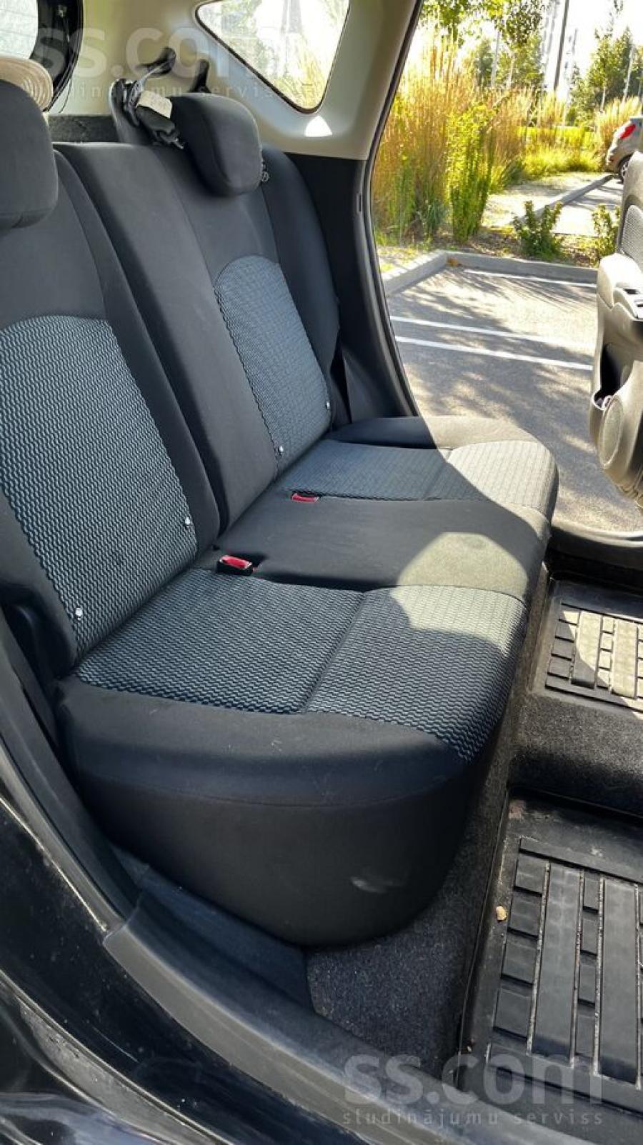 Black Nissan Note 2015 in Riga, with an engine capacity of 1.20 L and mileage of 113 thousand km for 5700 €, photo 10 on AUTOMOTO.COM.LV