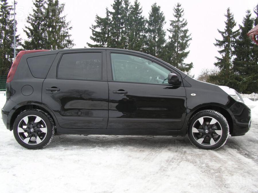 Black Nissan Note 2013 in Riga, with an engine capacity of 1.50 L and mileage of 0 thousand km for 3850 €, photo 8 on AUTOMOTO.COM.LV