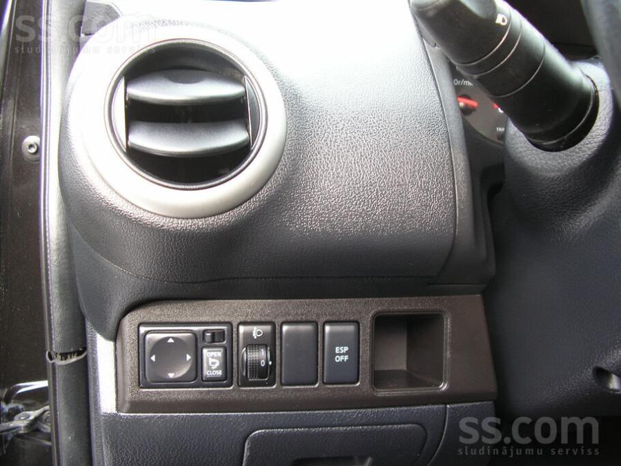 Black Nissan Note 2013 in Riga, with an engine capacity of 1.50 L and mileage of 0 thousand km for 3850 €, photo 16 on AUTOMOTO.COM.LV