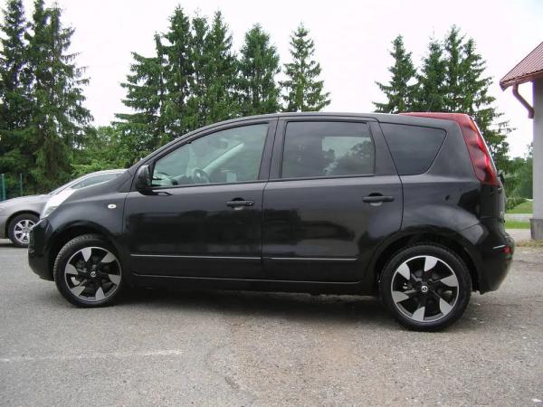 Black Nissan Note 2013 in Sigulda, with an engine capacity of 1.50 L and mileage of 299 thousand km for 3850 €, photo 4 on AUTOMOTO.COM.LV
