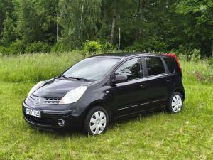 Melns Nissan Note 2008 Viļņa, ar dzinēja tilpumu 1.39 L un nobraukumu 250 tūkst. km par 2250 €, foto  vietnē AUTOMOTO.COM.LV