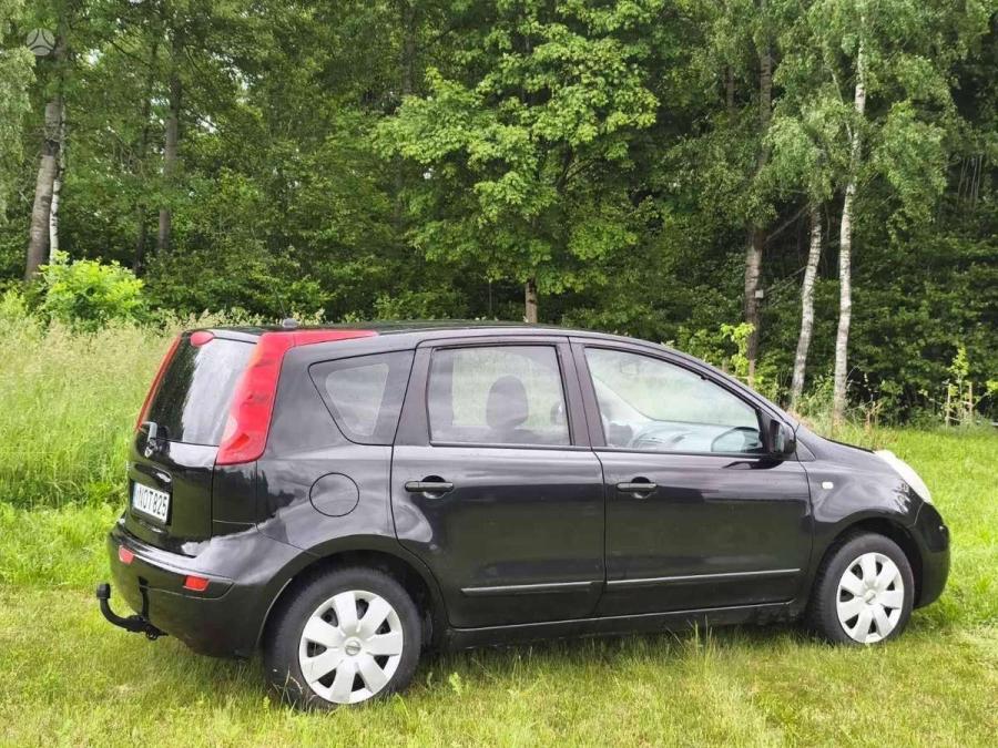 Black Nissan Note 2008 in Vilnius, with an engine capacity of 1.39 L and mileage of 250 thousand km for 2250 €, photo 5 on AUTOMOTO.COM.LV
