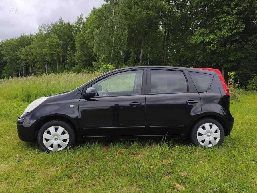 Black Nissan Note 2008 in Vilnius, with an engine capacity of 1.39 L and mileage of 250 thousand km for 2250 €, photo 6 on AUTOMOTO.COM.LV