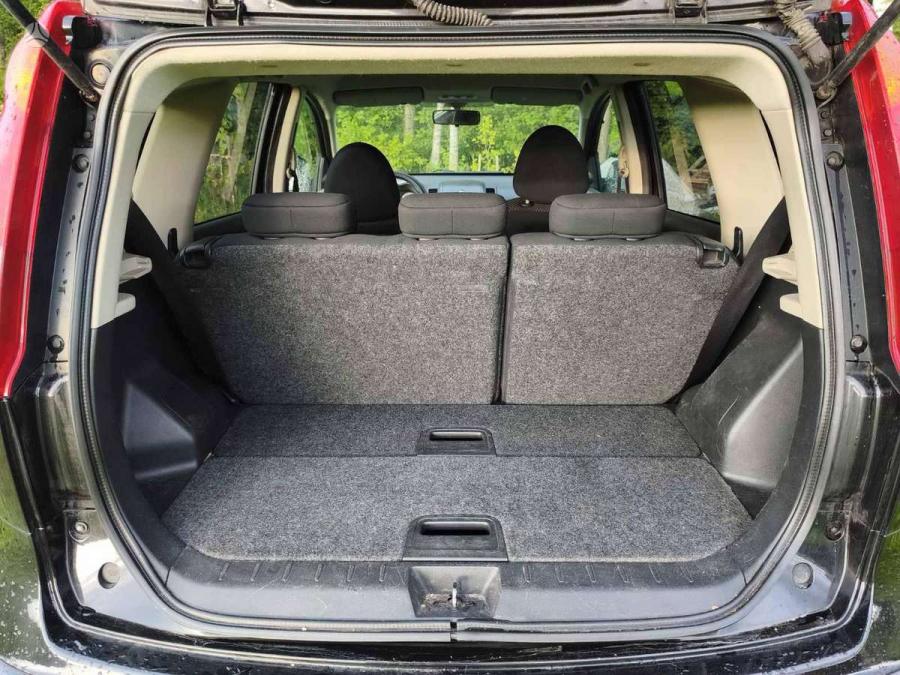 Black Nissan Note 2008 in Vilnius, with an engine capacity of 1.39 L and mileage of 250 thousand km for 2250 €, photo 10 on AUTOMOTO.COM.LV