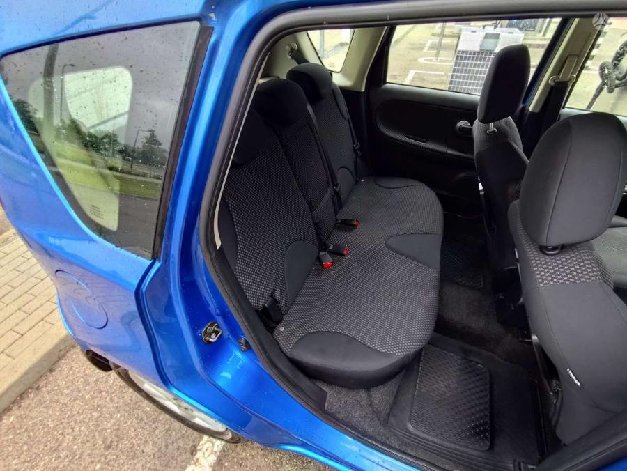 Zils Nissan Note 2006 Viļņa, ar dzinēja tilpumu 1.60 L un nobraukumu 289 tūkst. km par 2250 €, foto 12 vietnē AUTOMOTO.COM.LV