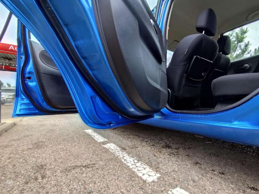 Zils Nissan Note 2006 Viļņa, ar dzinēja tilpumu 1.60 L un nobraukumu 289 tūkst. km par 2250 €, foto 18 vietnē AUTOMOTO.COM.LV