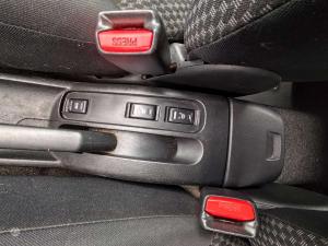 Zils Nissan Note 2006 Viļņa, ar dzinēja tilpumu 1.60 L un nobraukumu 289 tūkst. km par 2250 €, foto 20 vietnē AUTOMOTO.COM.LV