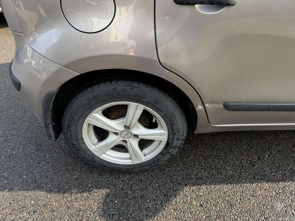 Brūns Nissan Note 2007 Viļņa, ar dzinēja tilpumu 1.39 L un nobraukumu 250 tūkst. km par 650 €, foto 7 vietnē AUTOMOTO.COM.LV