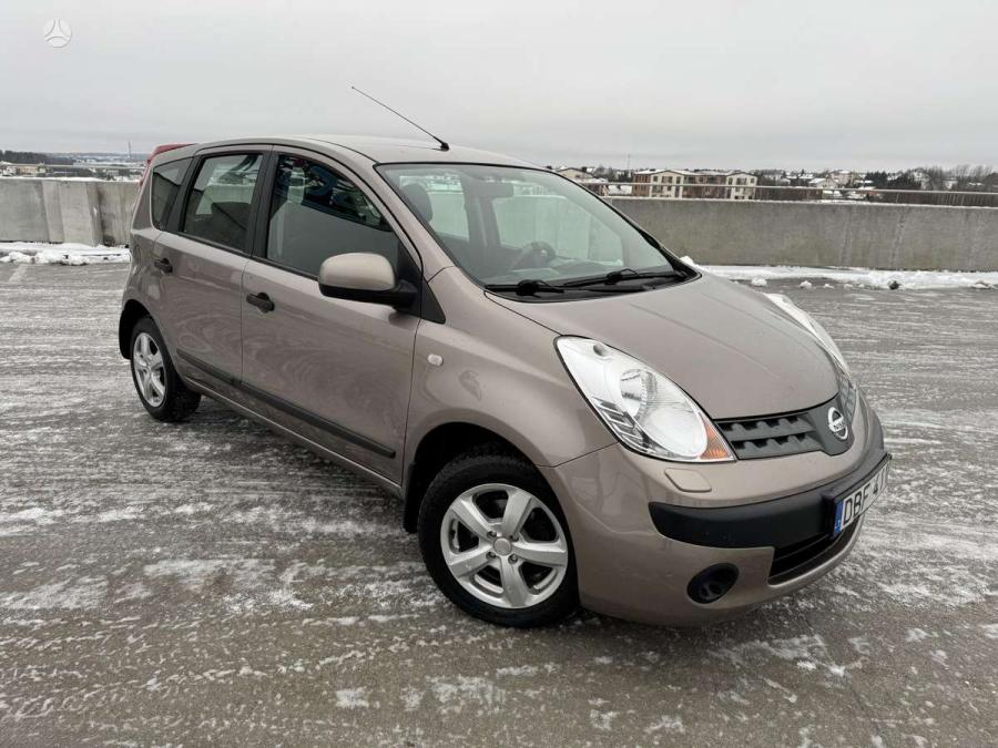 Brown Nissan Note 2008 in Vilnius, with an engine capacity of 1.60 L and mileage of 148 thousand km for 2950 €, photo 1 on AUTOMOTO.COM.LV
