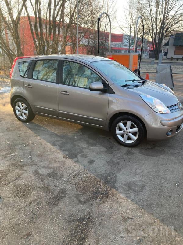 Brown Nissan Note 2008 in Riga, with an engine capacity of 1.50 L and mileage of 250 thousand km for 1400 €, photo 2 on AUTOMOTO.COM.LV
