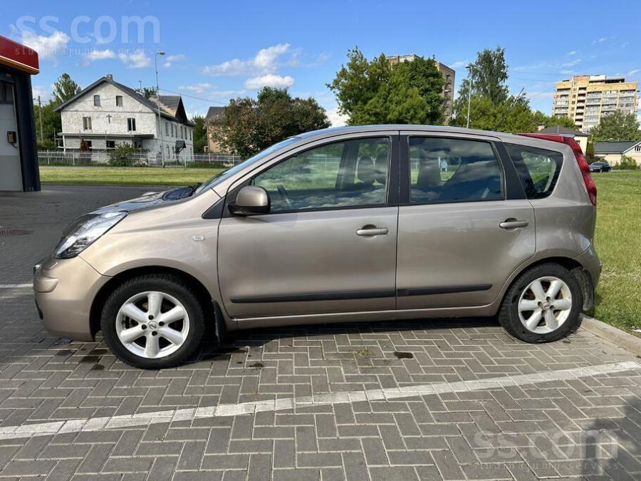 Brown Nissan Note 2008 in Riga, with an engine capacity of 1.60 L and mileage of 352 thousand km for 2100 €, photo 5 on AUTOMOTO.COM.LV