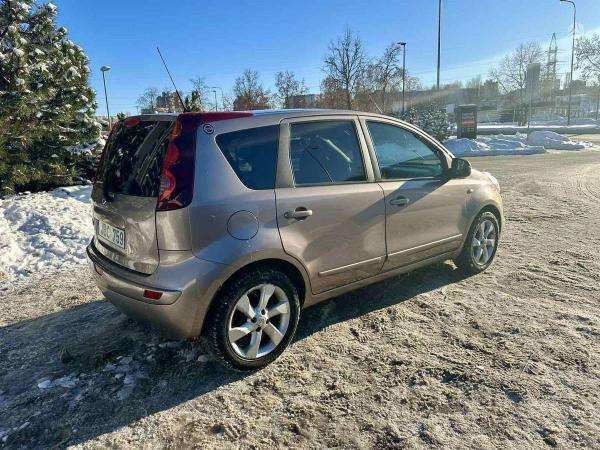 Brūns Nissan Note 2009 Viļņa, ar dzinēja tilpumu 1.60 L un nobraukumu 223 tūkst. km par 2850 €, foto 2 vietnē AUTOMOTO.COM.LV