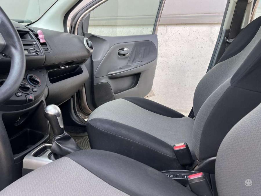 Brown Nissan Note 2011 in Vilnius, with an engine capacity of 1.40 L and mileage of 208 thousand km for 1750 €, photo 27 on AUTOMOTO.COM.LV