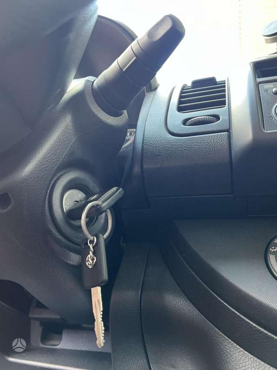 Brown Nissan Note 2011 in Vilnius, with an engine capacity of 1.40 L and mileage of 208 thousand km for 1750 €, photo 38 on AUTOMOTO.COM.LV