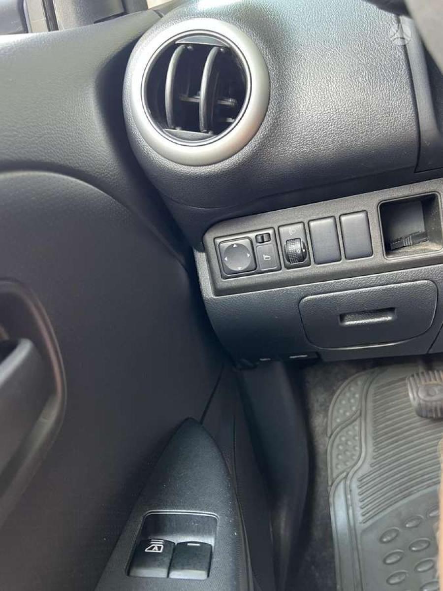 Brown Nissan Note 2011 in Vilnius, with an engine capacity of 1.40 L and mileage of 208 thousand km for 1750 €, photo 41 on AUTOMOTO.COM.LV