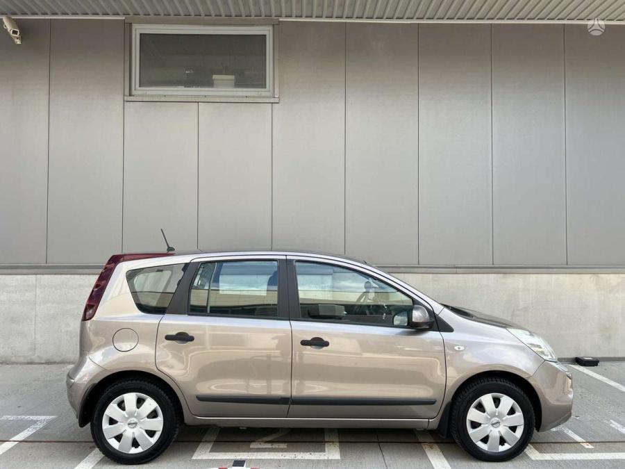 Brown Nissan Note 2011 in Vilnius, with an engine capacity of 1.39 L and mileage of 208 thousand km for 1750 €, photo 7 on AUTOMOTO.COM.LV