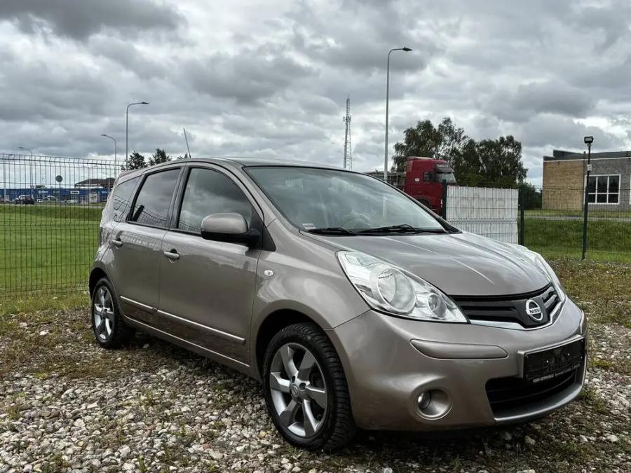 Brown Nissan Note 2011 in Saldus, with an engine capacity of 1.40 L and mileage of 184 thousand km for 4300 €, photo 4 on AUTOMOTO.COM.LV