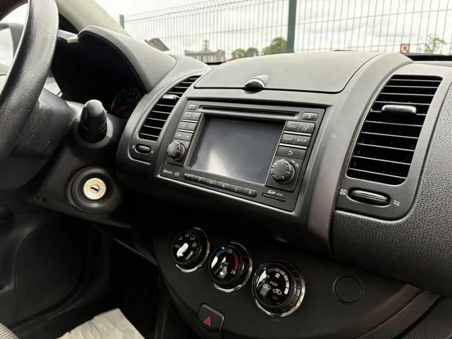 Brown Nissan Note 2011 in Saldus, with an engine capacity of 1.40 L and mileage of 184 thousand km for 4300 €, photo 15 on AUTOMOTO.COM.LV