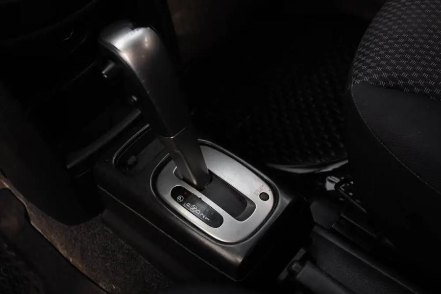 Brūns Nissan Note 2008 Jelgava, ar dzinēja tilpumu 1.60 L un nobraukumu 212 tūkst. km par 1800 €, foto 12 vietnē AUTOMOTO.COM.LV