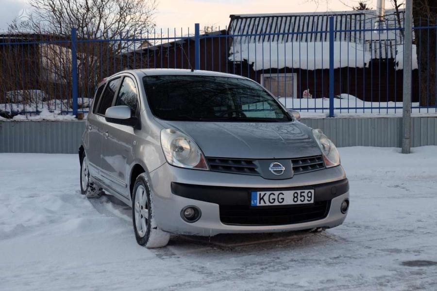 Grey Nissan Note 2006 in Vilnius, with an engine capacity of 1.60 L and mileage of 177 thousand km for 2600 €, photo 1 on AUTOMOTO.COM.LV