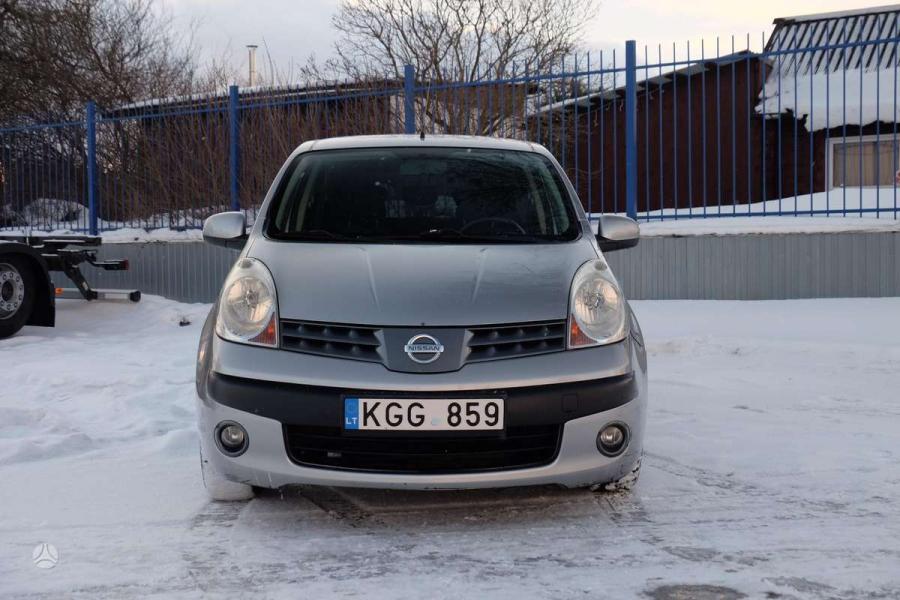 Grey Nissan Note 2006 in Vilnius, with an engine capacity of 1.60 L and mileage of 177 thousand km for 2600 €, photo 2 on AUTOMOTO.COM.LV