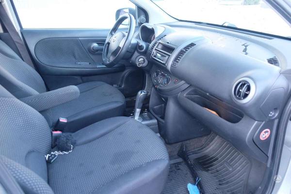 Grey Nissan Note 2006 in Vilnius, with an engine capacity of 1.60 L and mileage of 177 thousand km for 2600 €, photo 10 on AUTOMOTO.COM.LV