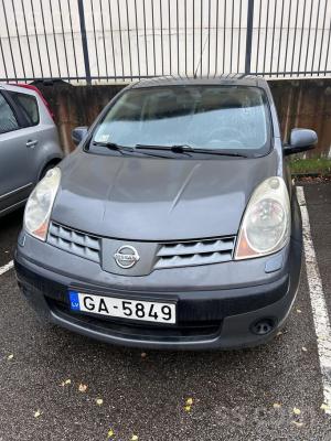 Pelēks Nissan Note 2006 Preiļi, ar dzinēja tilpumu 1.40 L un nobraukumu 247 tūkst. km par 1200 €, foto  vietnē AUTOMOTO.COM.LV