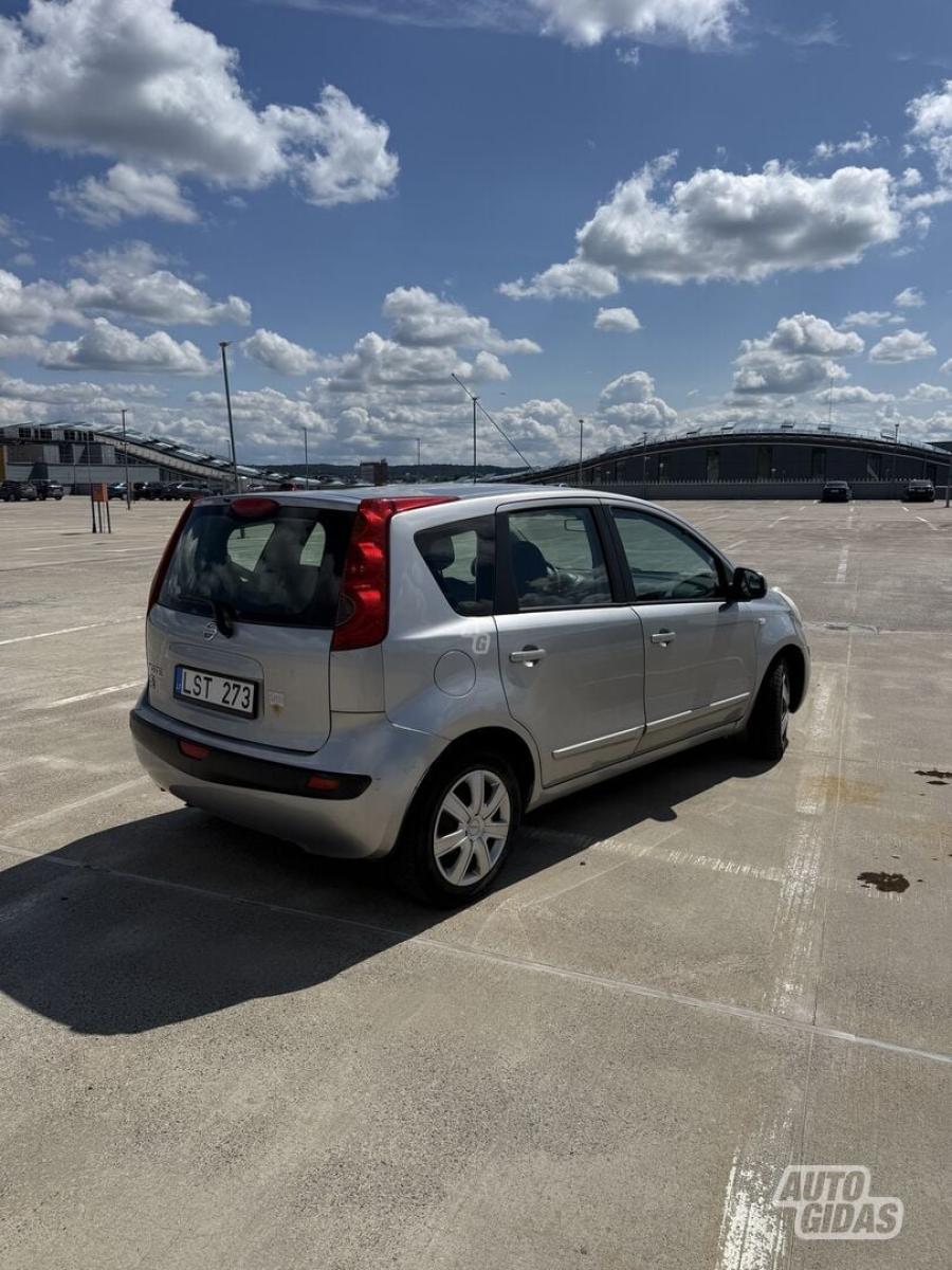 Grey Nissan Note 2006 in Vilnius, with an engine capacity of 1.60 L and mileage of 106 thousand km for 3700 €, photo 6 on AUTOMOTO.COM.LV