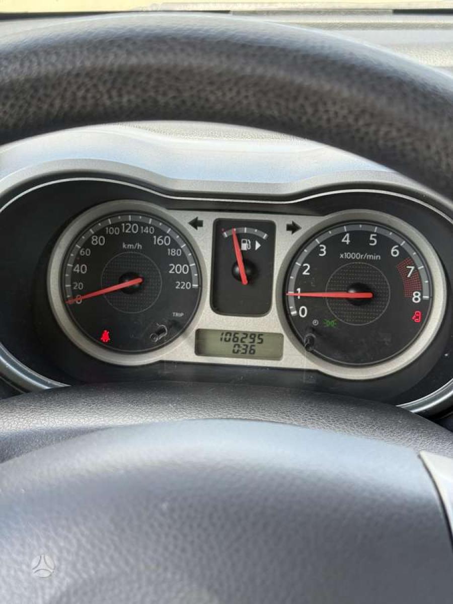 Grey Nissan Note 2006 in Vilnius, with an engine capacity of 1.60 L and mileage of 106 thousand km for 3400 €, photo 11 on AUTOMOTO.COM.LV
