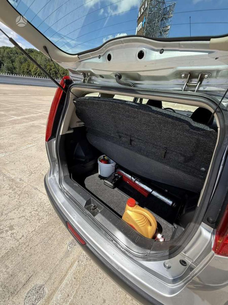 Grey Nissan Note 2006 in Vilnius, with an engine capacity of 1.60 L and mileage of 106 thousand km for 3400 €, photo 14 on AUTOMOTO.COM.LV