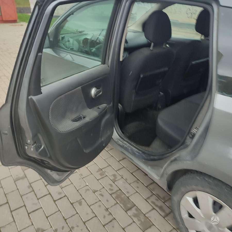 Pelēks Nissan Note 2006 Kauņa, ar dzinēja tilpumu 1.46 L un nobraukumu 260 tūkst. km par 1000 €, foto 8 vietnē AUTOMOTO.COM.LV