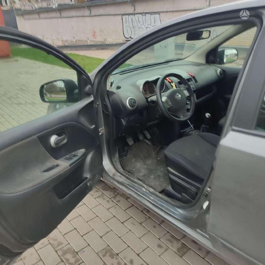 Pelēks Nissan Note 2006 Kauņa, ar dzinēja tilpumu 1.46 L un nobraukumu 260 tūkst. km par 1000 €, foto 12 vietnē AUTOMOTO.COM.LV