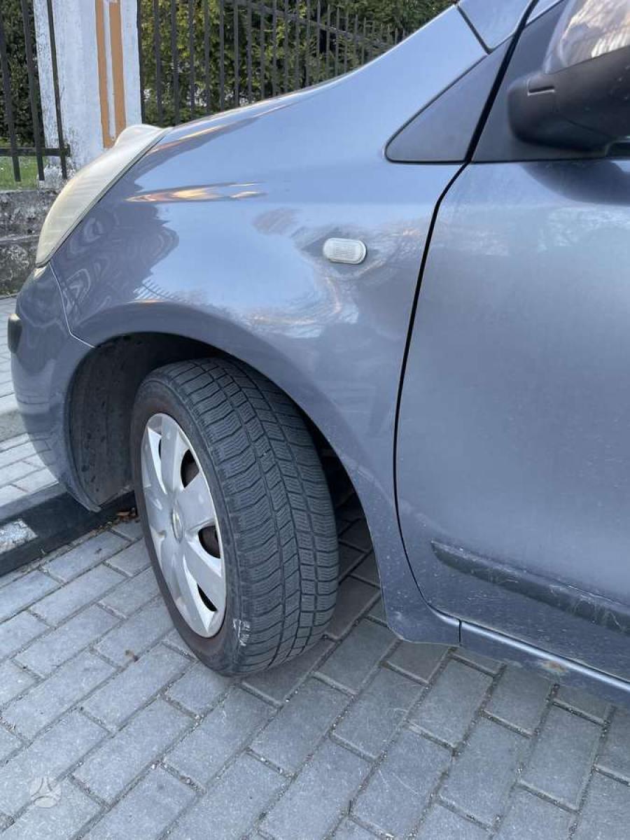 Pelēks Nissan Note 2007 Šauļi, ar dzinēja tilpumu 1.39 L un nobraukumu 281 tūkst. km par 800 €, foto 4 vietnē AUTOMOTO.COM.LV